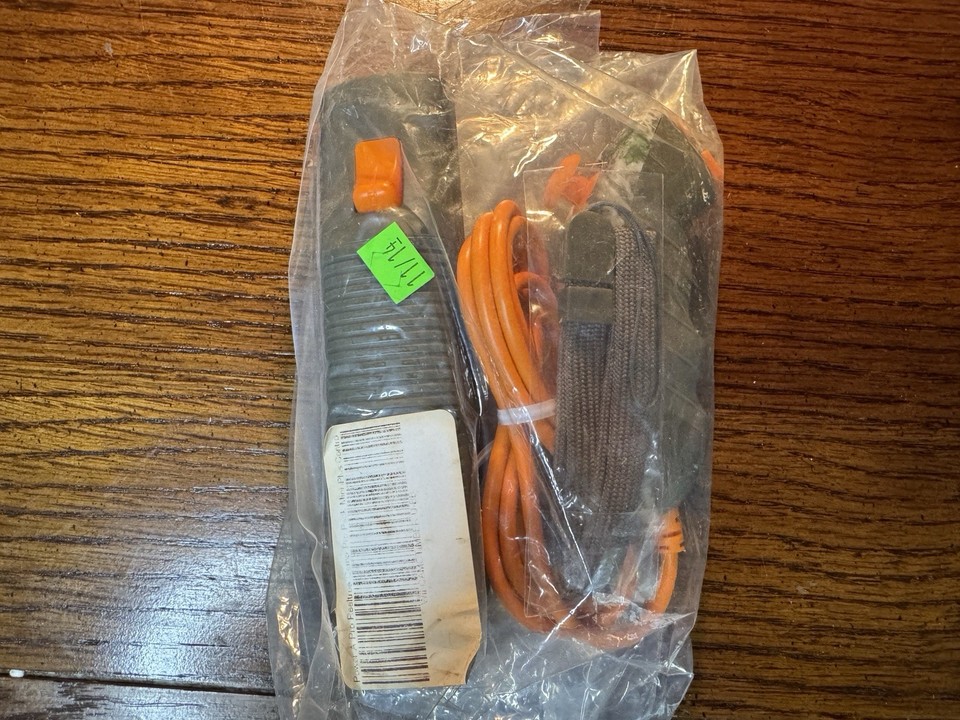 Power A Nintendo Wii Remote & Nunchuck Camouflage W/Orange Buttons Set ...