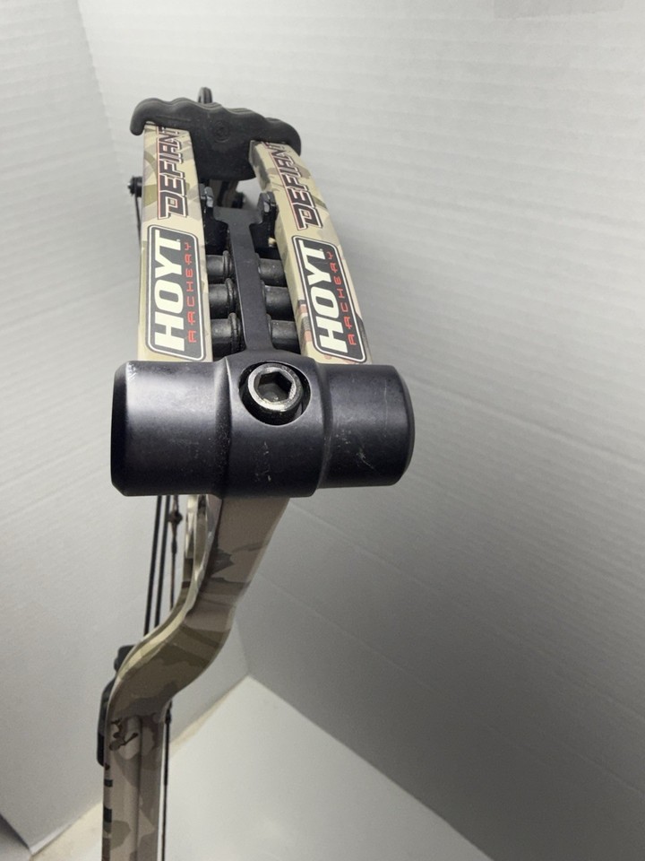 Hoyt Defiant Compound Bow Ridge Reaper Camo 60-70# | eBay