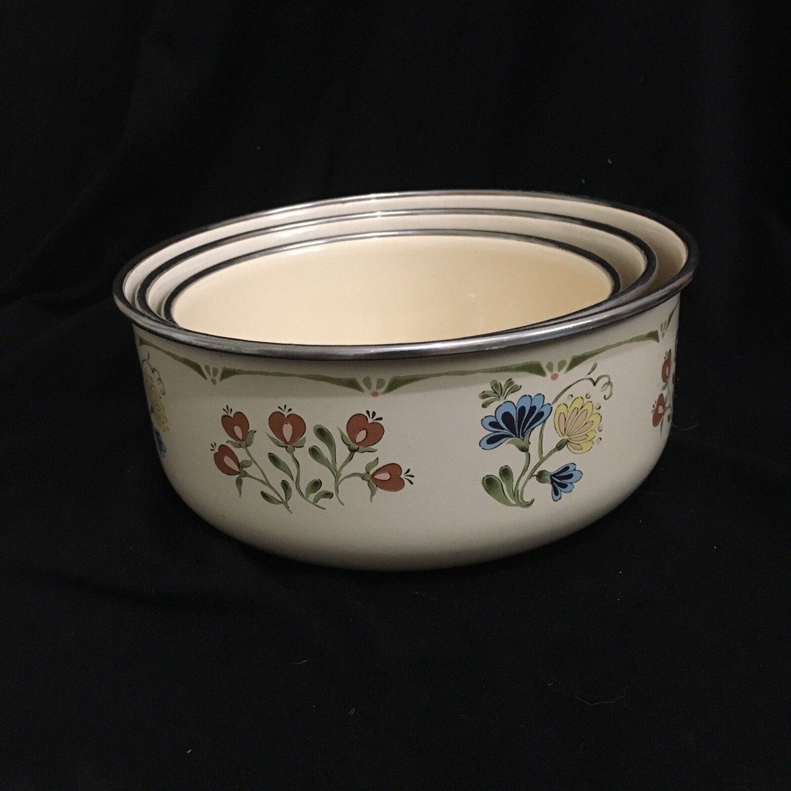 Vintage JC Penney’s Kobe Kitchen Floral Enamel Metal Mixing Nesting ...
