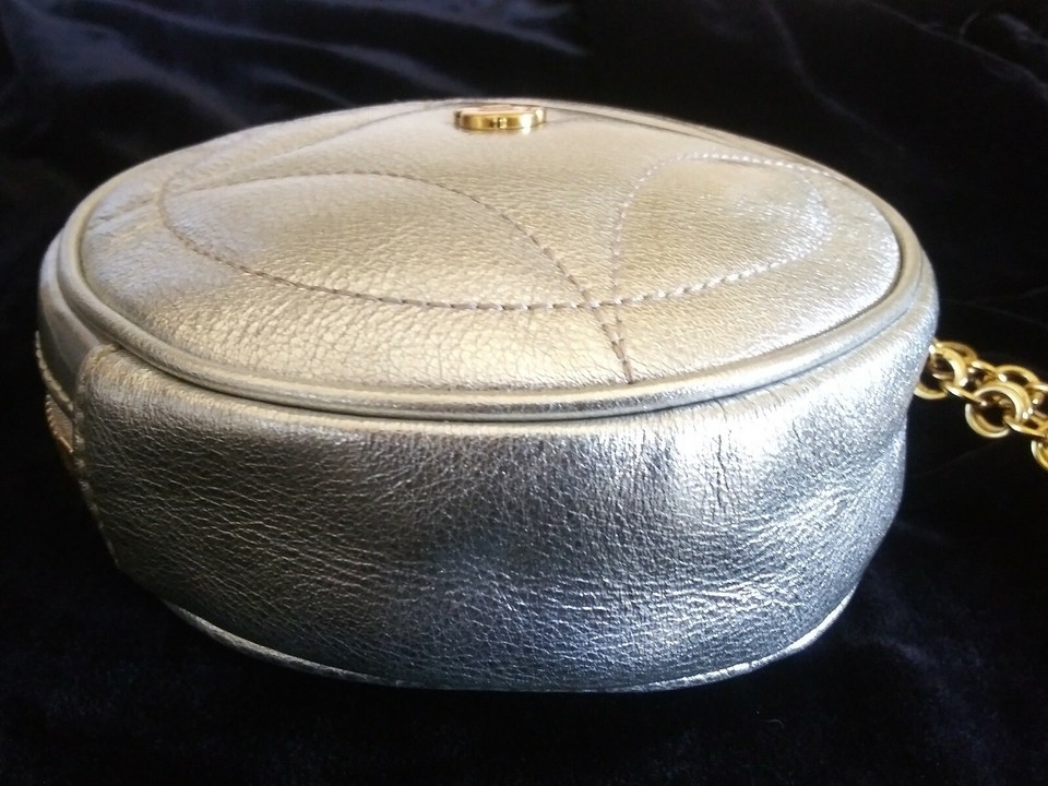 ERIC JAVITS NY SILVER METALLIC PURSE HANDBAG GOLD CHAIN CHARM WRISTLET ...