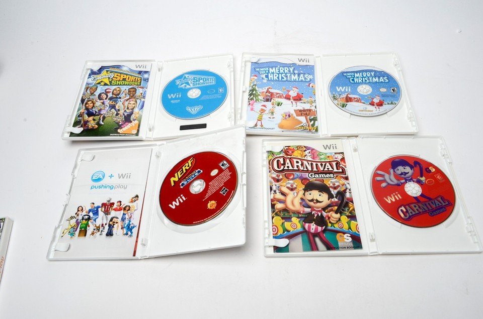 Nintendo Wii Console GameCube Compatible Bundle 4 Games Remote Works ...