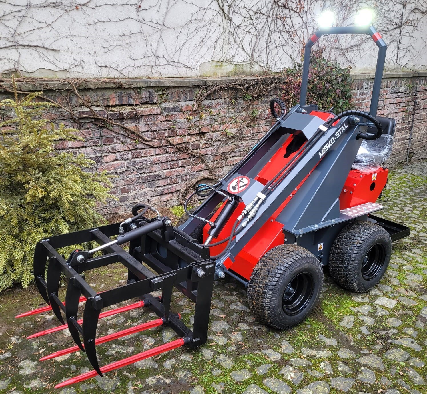 Miniradlader Radlader Minibagger Hoflader MS 09 / 4 WD Typ 6 von MISKO ...