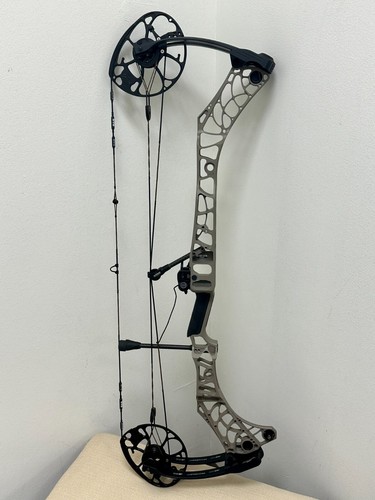 Mathews Archery V3X 33 Compound Bow RH Granite w/Black 60 lb Gas ...