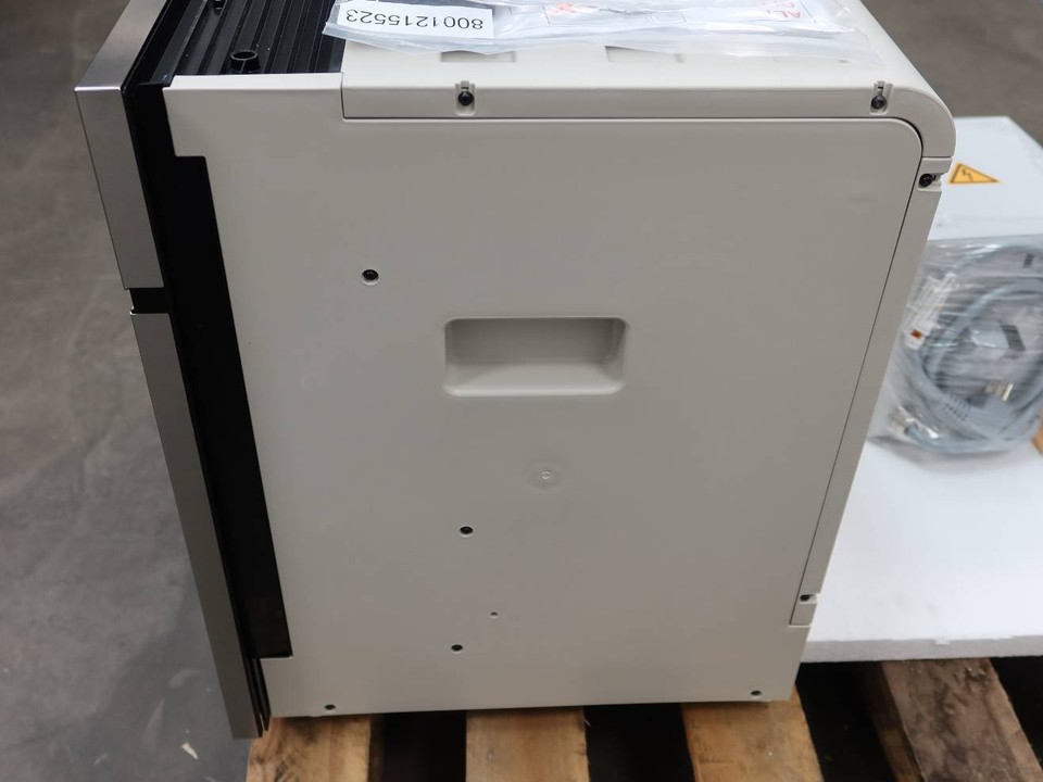 Thermador 24" LCD Display Smart Memory Beverages Built In Coffee Maker ...