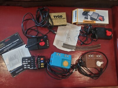 Lot of HO/N Bachmann & Tyco power packs & an atlas quantum engineer ...