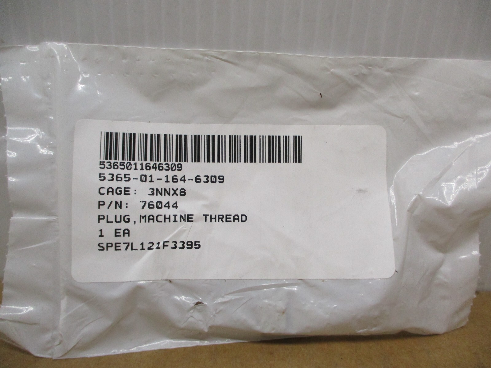 5365-01-164-6309 Plug; Machine Thread Oshkosh 2AN485 76044 50850-20 ...