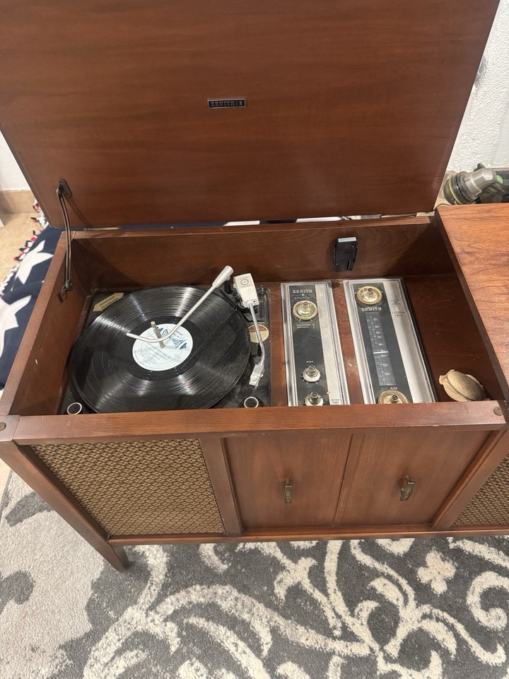 Vintage Zenith Record Player AM FM Radio Console Cabinet | eBay
