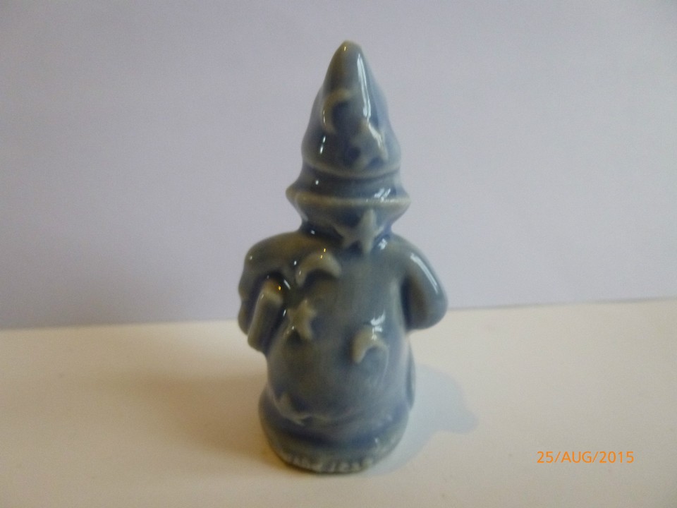 WADE WHIMSIE ARTHUR HARE WIZARD BLUE xx | eBay