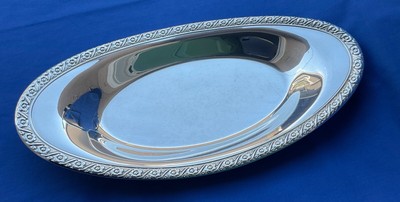 Vintage Oneida Silver Plated Oval Serving Tray Platter 13 1/2” length ...