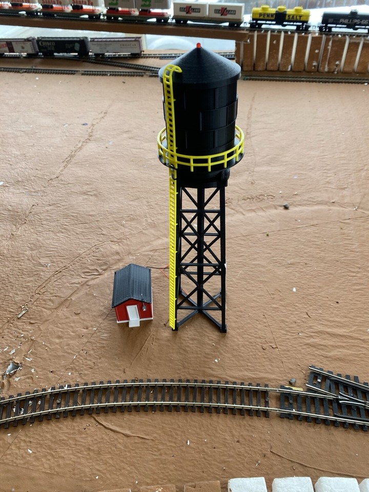 1:87 HO Scale Water Tower with Shed - Black | eBay