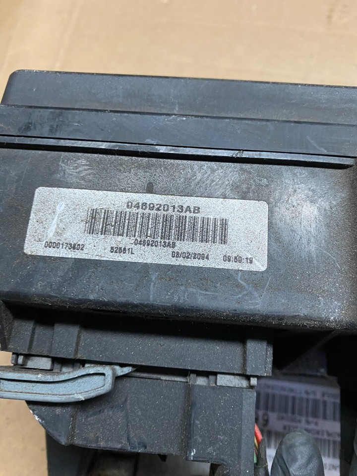 2004 2005 Dodge Durango Fuse Box Relay Unit Module Body Control E4056 ...