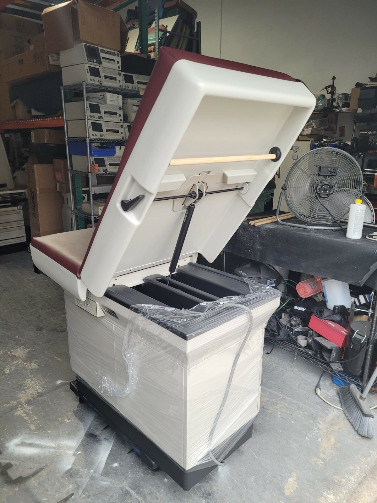 Midmark 404 Examination Table - Fully Refurbished w/ New Upholstery of ...