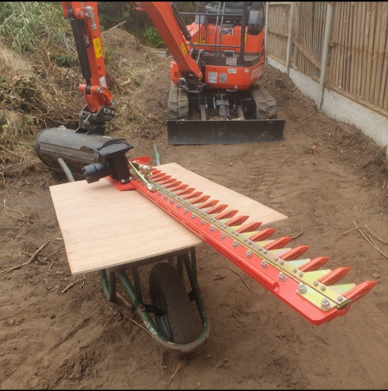 Mini Digger Hedge Cutter Hydraulic Finger Bar Mower Larg 1.8m not flail ...