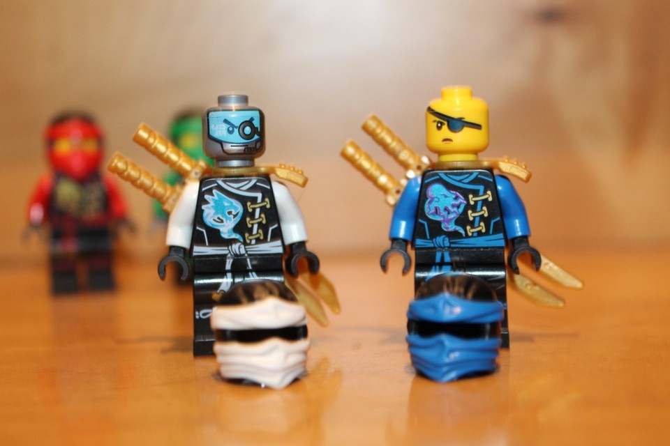 LEGO Ninjago Skybound Minifigure Lot: Kai, Jay, Zane, Lloyd, and swords ...