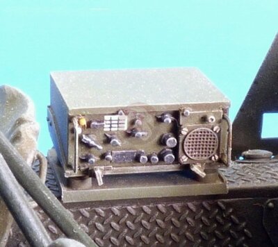 Plus Model 1/35 RT-524 / VRC US Wireless Radio Station Vietnam [MODEL ...