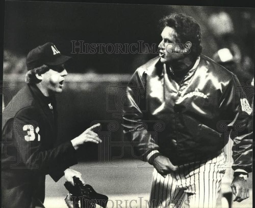 1981 Press Photo Mike Reilly, Umpire, calls Brewers' Paul Monitor out ...