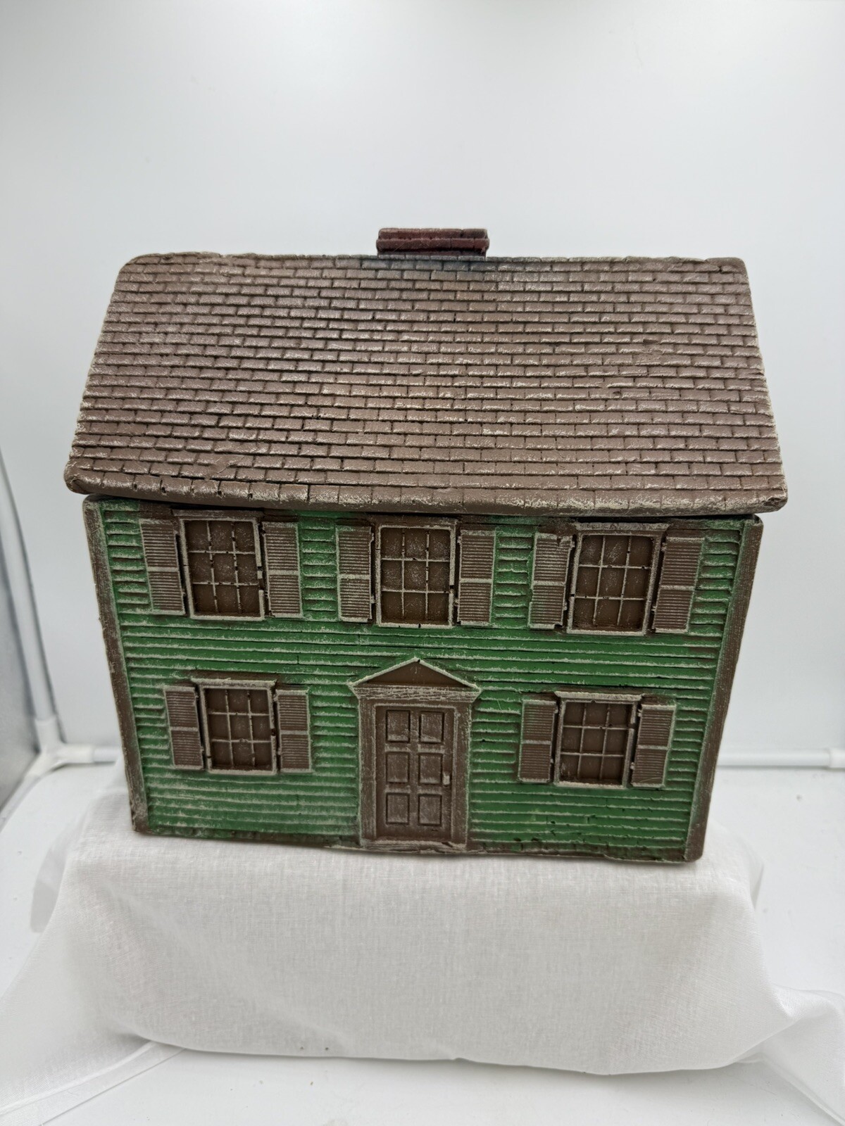 Green Colonial Clapboard house foam building - LOD enterprises or ...