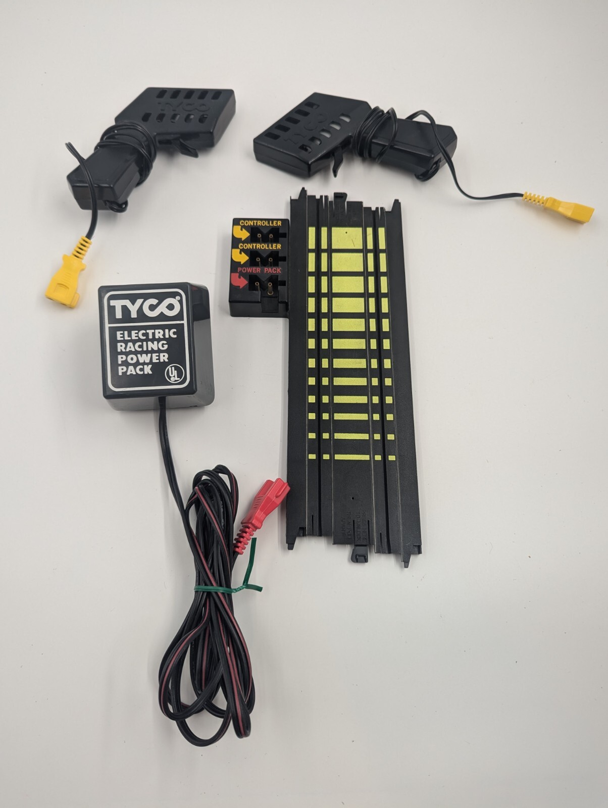 Vintage Tyco HO Slot Car Terminal Track Piece Power Pack & 2 Black ...