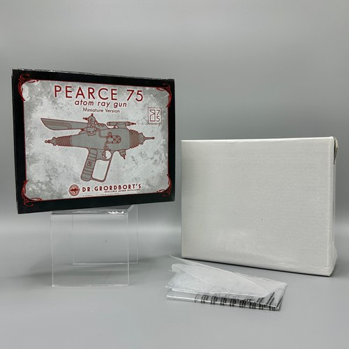 Weta - Dr. Grodbort's - PEARCE 75 ATOM RAY GUN Miniature - 241/1000 ...