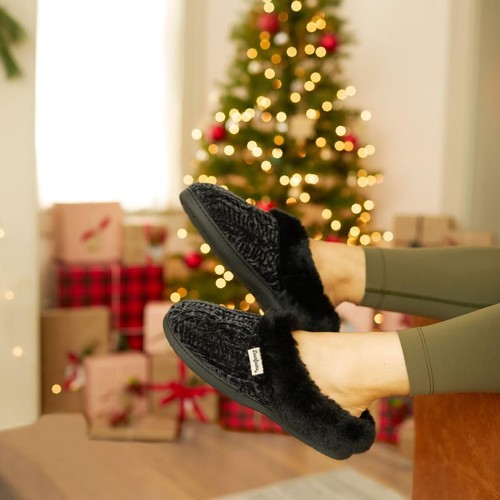 Dearfoams Women's Claire Fuzzy Memory Foam Cable Knit Clog House ...