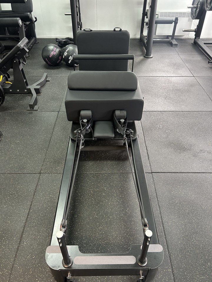 Reformer Pilates Aluminium Foldable Machine in Black – Home/Studio ...