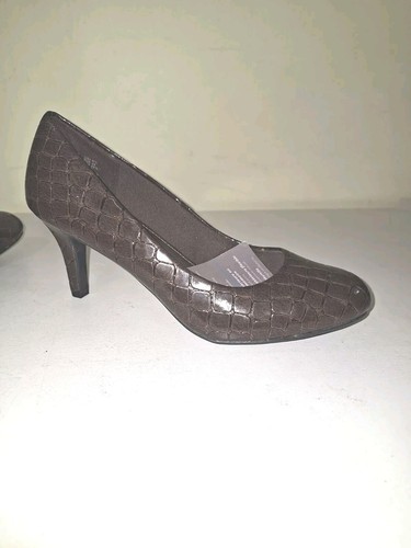 Comfort Plus By Predictions Women's Slip On Pumps Heels Size 6.5 M ...
