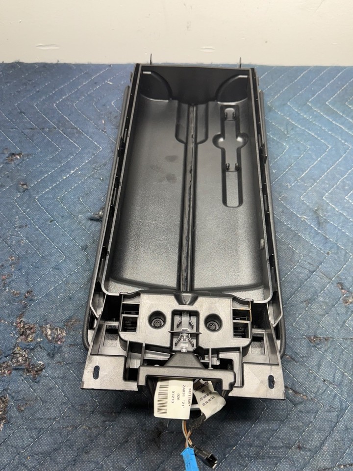 10-18 Mercedes W218 CLS550 E550 Center Console Arm Rest Armrest Cover ...