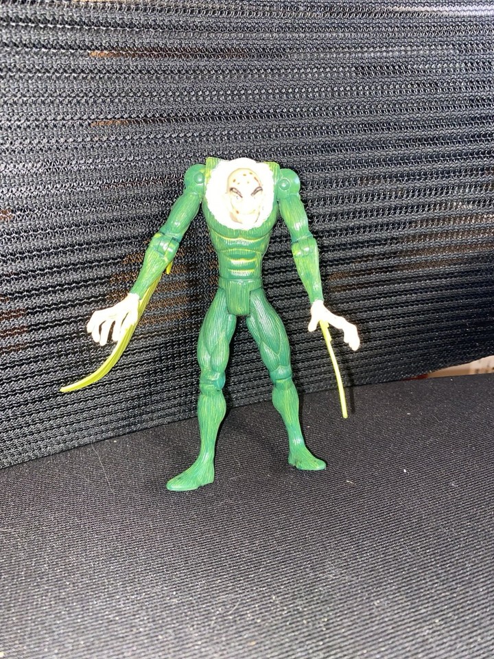 Toy Biz Marvel Spiderman Animated Series 1998 Sneak Attack Bug Busters ...