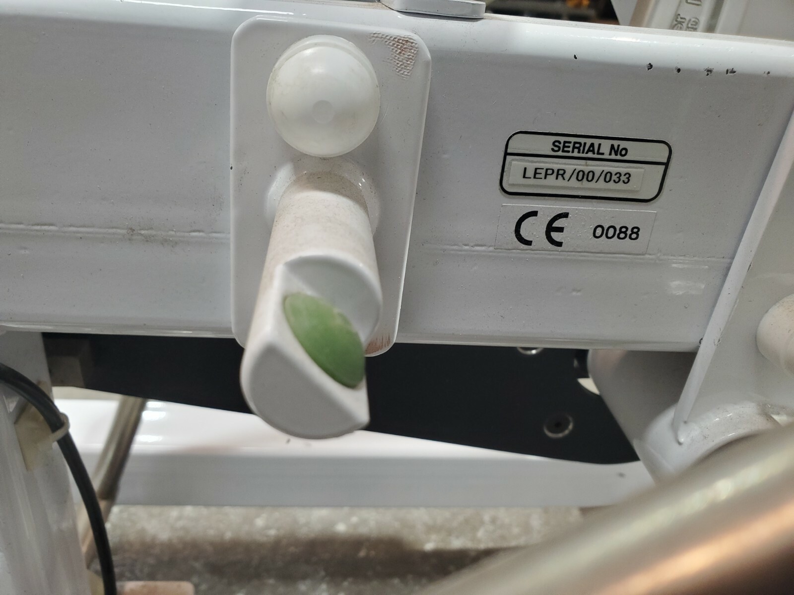 Nottingham Leg Power Rig flexion knee deformity on leg extensor power ...