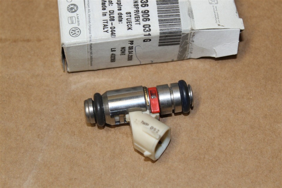 VW Seat Golf Mk4 1.4 1.6 Single Fuel injector 036906031G New Genuine VW ...