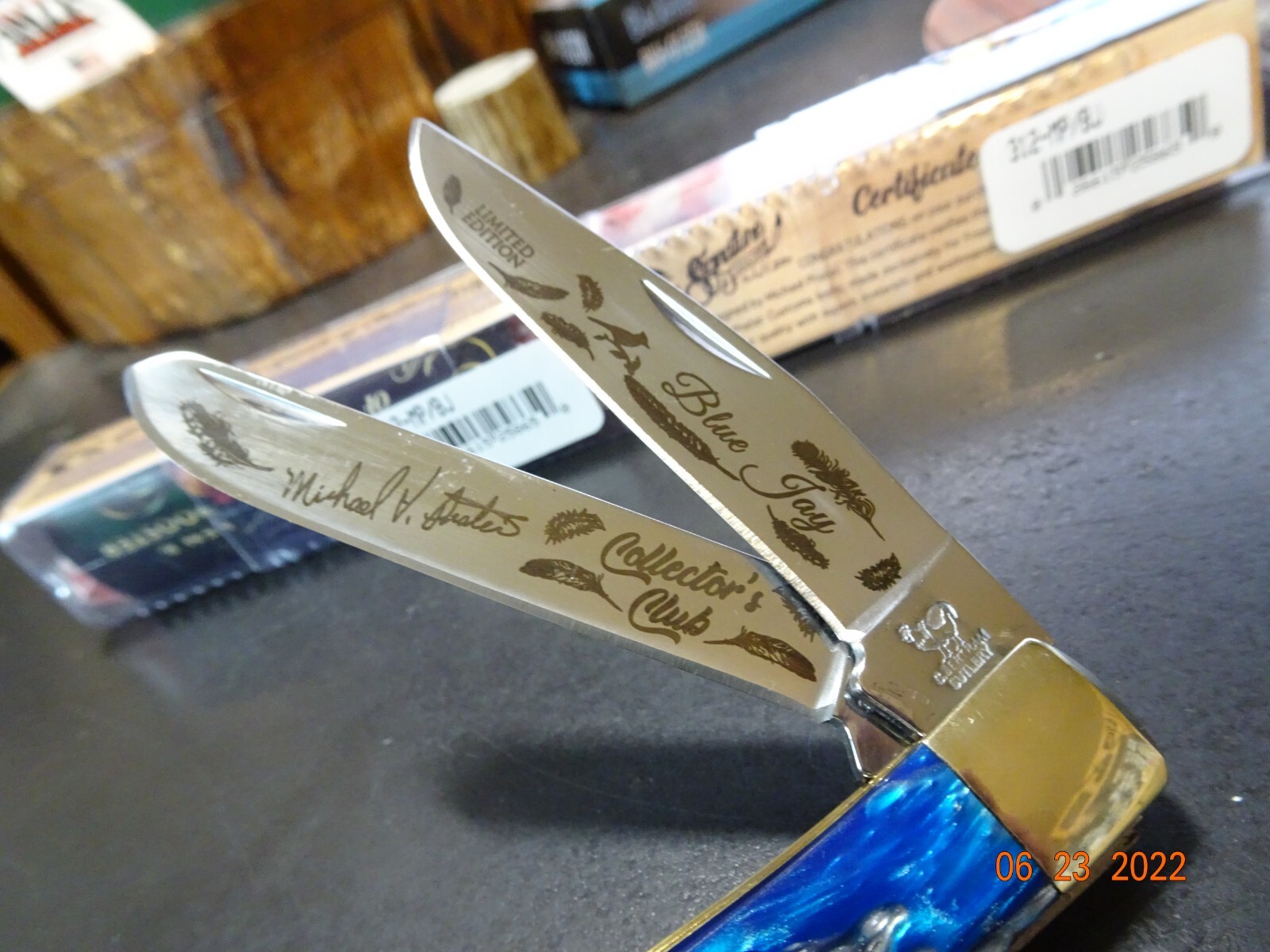 MICHAEL PRATER & HEN & ROOSTER COLLECTORS CLUB 4 1/8" TRAPPER BLUE JAY ...