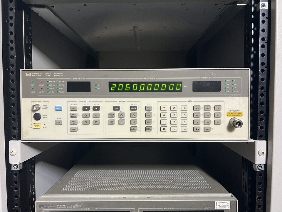 Agilent 8657B Synthesized RF Signal Generator | eBay