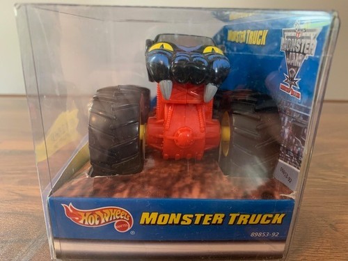 Hot Wheels Monster Truck Predator / Rev and Go Power 2000 New Mattel ...