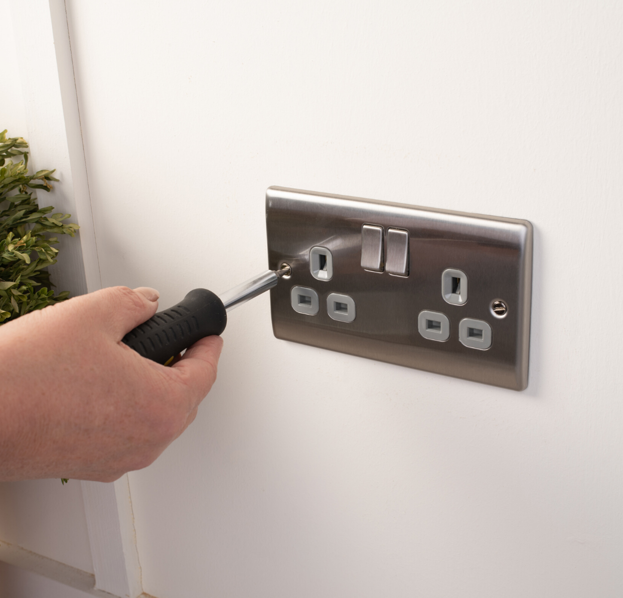 Cardea Solutions SocketLoc Twin Socket Protector Lockable Plug Cover ...