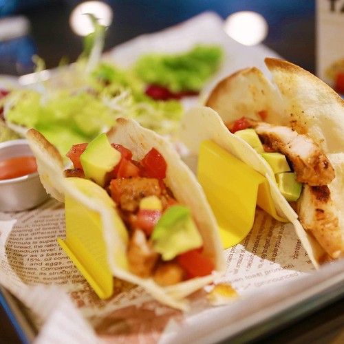 Dining Wave Taco Holder Stand – BPA-Free Plastic Rack Tray for Mexican ...