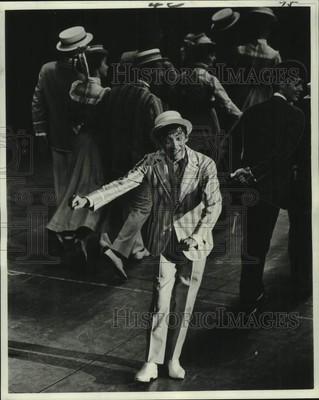 1966 Press Photo Kenneth Nelson stars in "Half a Sixpence," at the ...