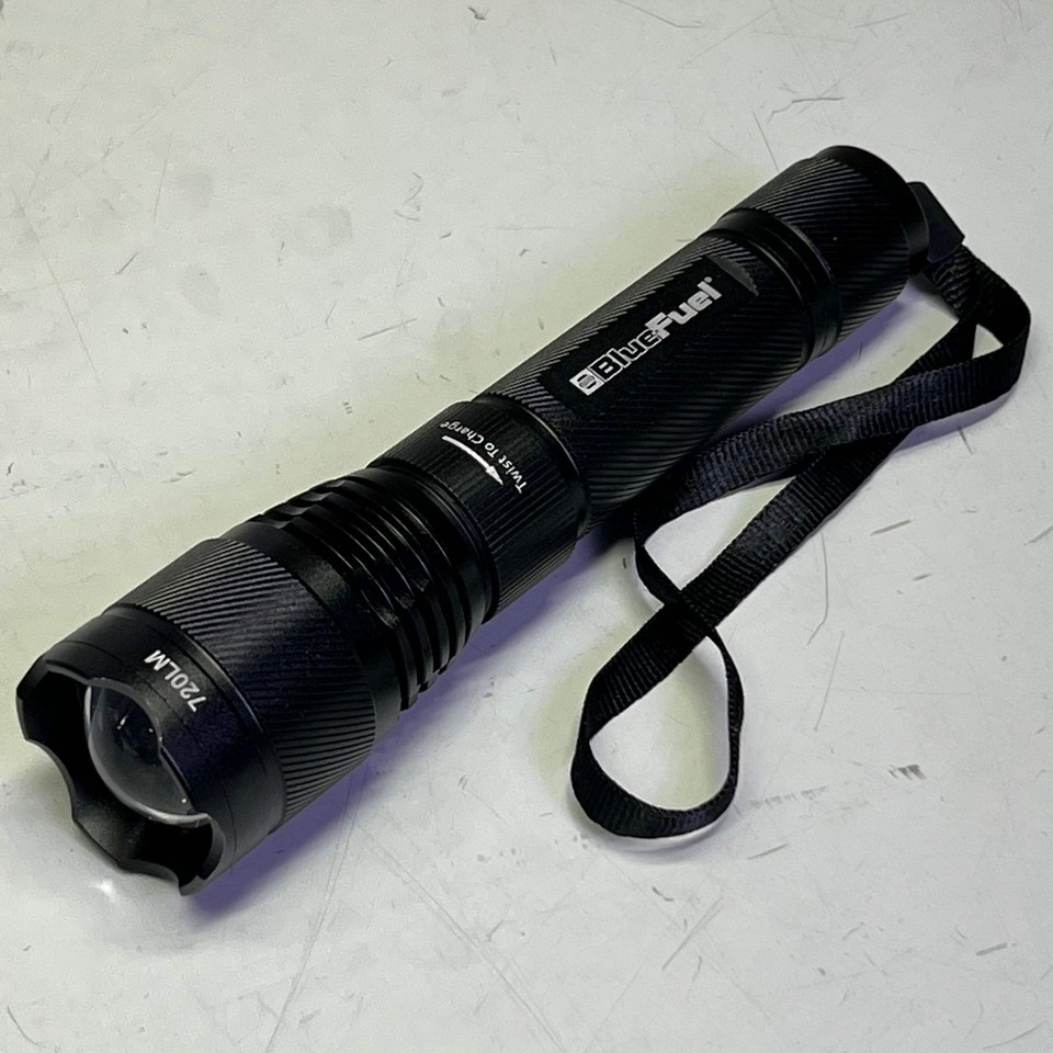 NAPA Rechargeable Flashlight 720 Lumens Work Light 85-912 | eBay