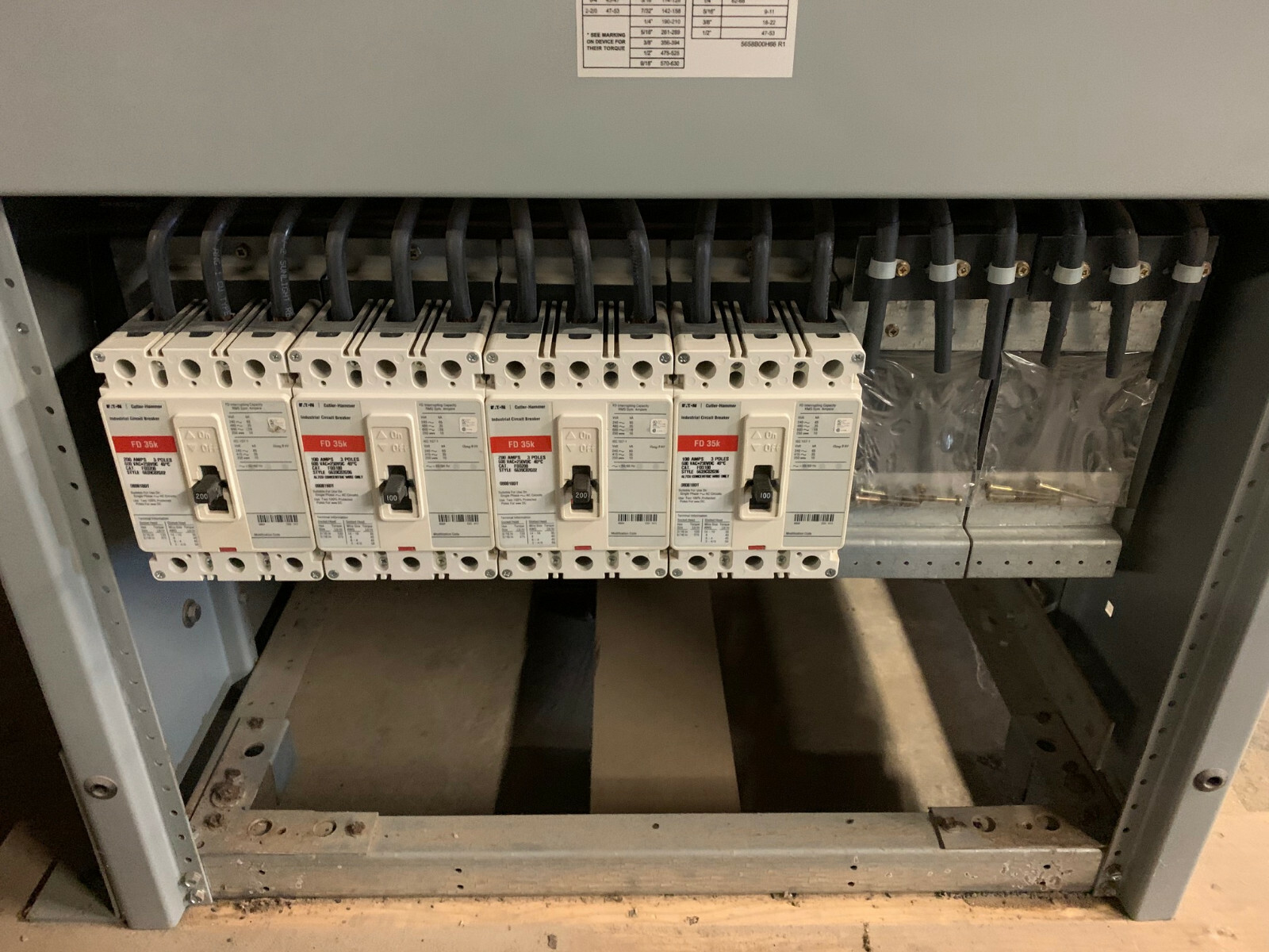 Cutler Hammer 2000 Amp 480V 3P 4W 7 Jaw Meter Socket Section Switchgear ...