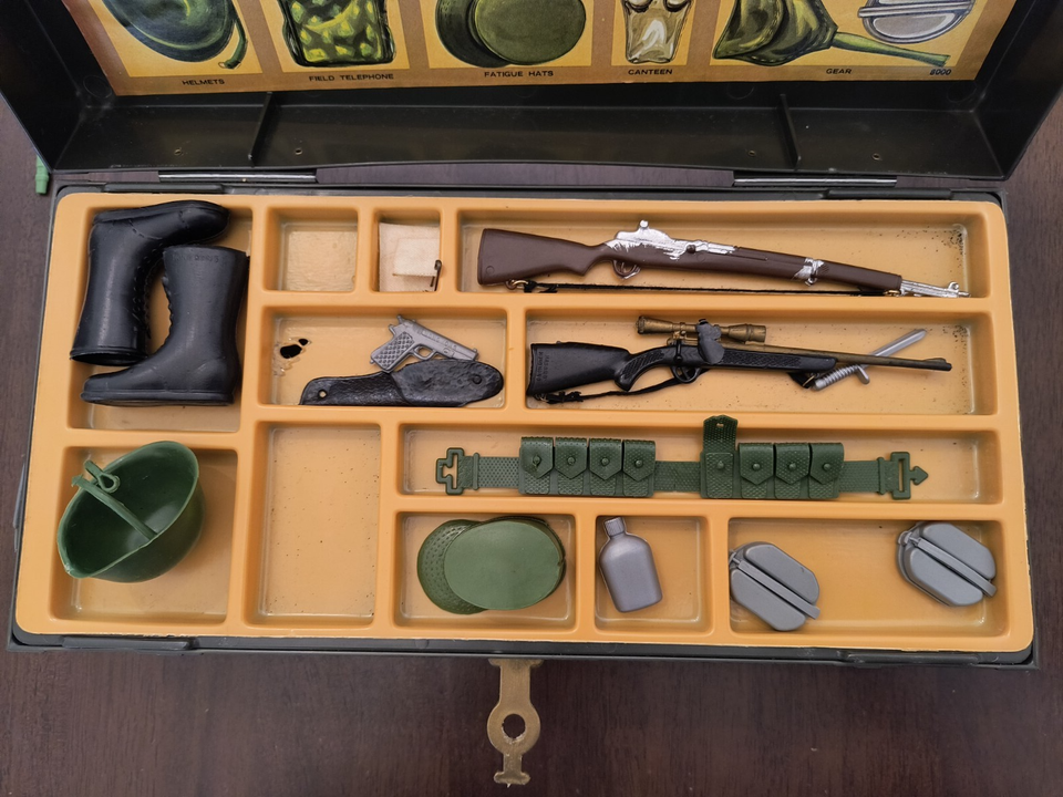 1975 Army Green GI Joe Plastic Footlocker Storage Box w/ Accessories | eBay