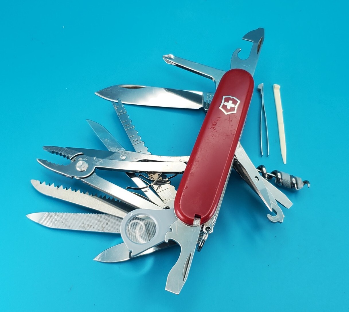 Victorinox Swiss Army SwissChamp Pocket Knife Multi-Tool, Red, 91m! *NO ...