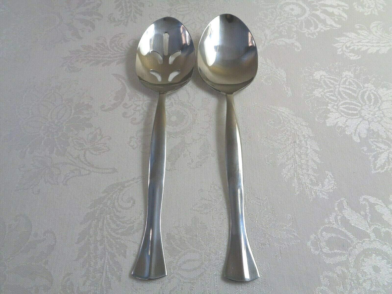 (2) Oneida PRESCOTT Betty Crocker Slotted Serving Spoon & Solid Serving ...