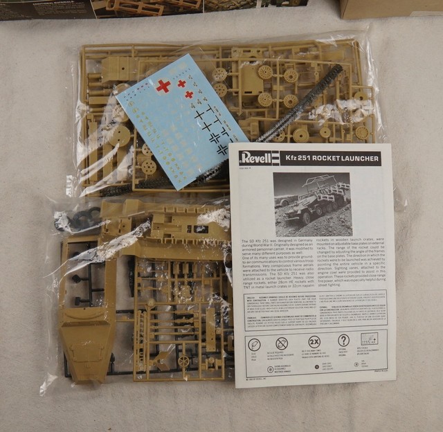 1/35 Scale Model Kit - Revell 8308 German SD KFZ 251 Rocket Launcher ...
