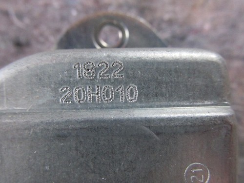 New Master Lock : Built-in Keyed Locker Locks #1714...Left or Right ...