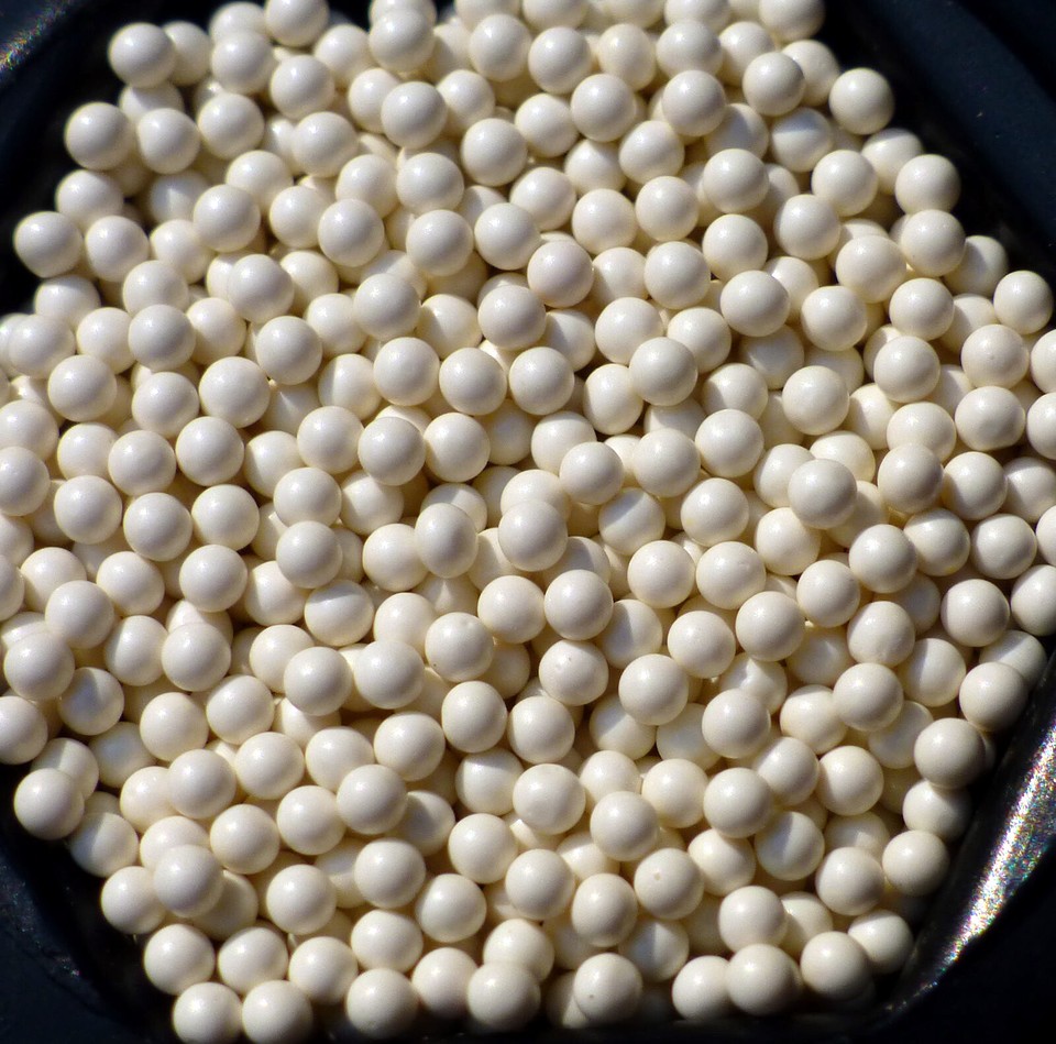 Tire Balancing Beads - 4 bags of 6 oz (24 total) + FREE Applicator Kit ...