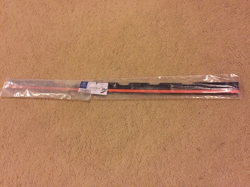 2010-2012 MERCEDES W212 E CLASS FRONT HOOD SEAL OEM 2128870098 **NEW ...