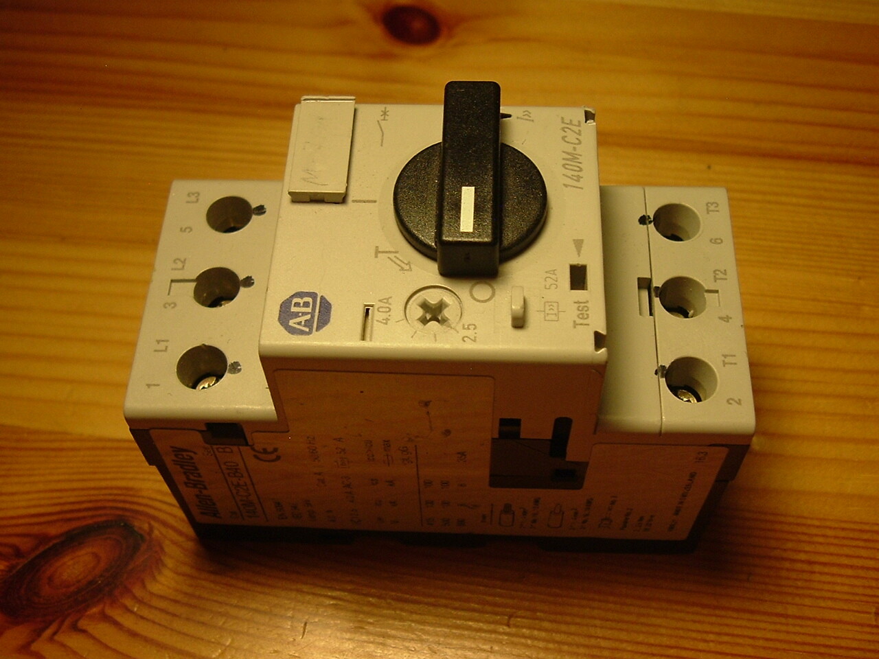 AB 140M-C2E-B40 Motor Starter/Protector/Circuit Breaker max.600V, 2.5 ...