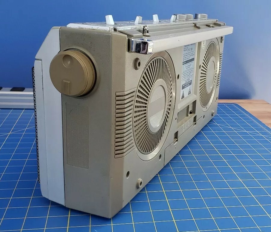 Vintage Realistic Model SCR-10 AM/FM Radio Boombox Cassette Deck | eBay