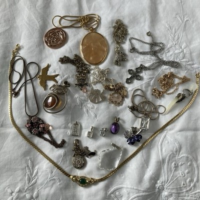 Job lot 21 x Pendants Costume Jewellery Gold & Silver Tone Mixed ...