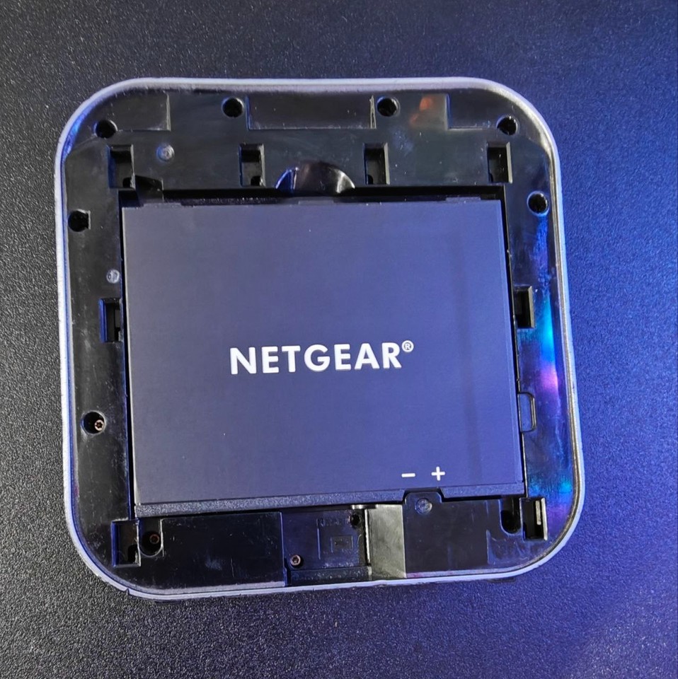 Netgear MR1100 Nighthawk M1 Router 4G LTE WiFi 5 Hotspot | Missing Rear ...