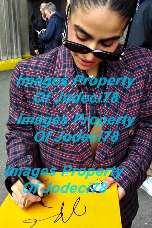 Jessie Reyez Signed BEING HUMAN IN PUBLIC KIDDO Red Orange Vinyl Album ...